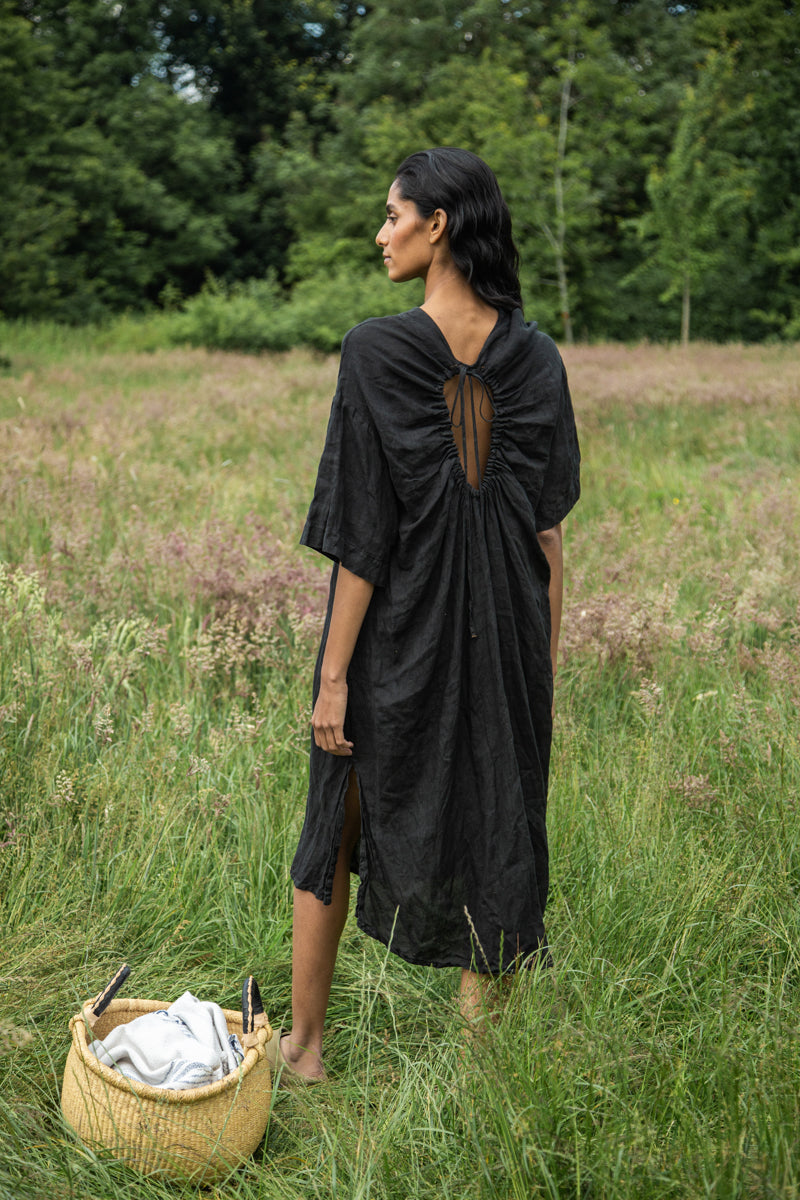 Monique Linen dress in Black | Beaumont Organic