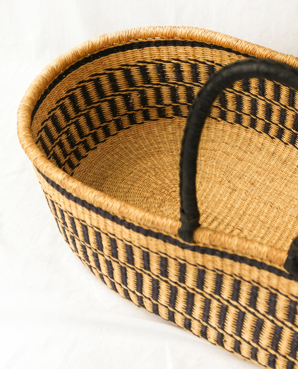 KOBI Handwoven Moses Basket with Leather Handles | Beaumont Organic