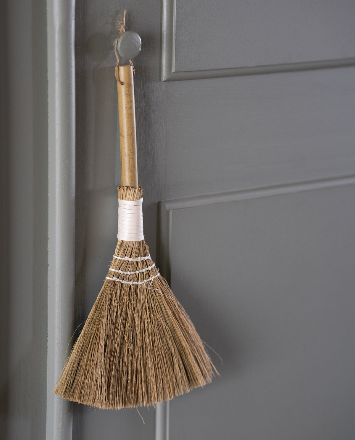 Sintra Large Straw Broom in Natural | Beaumont Organic